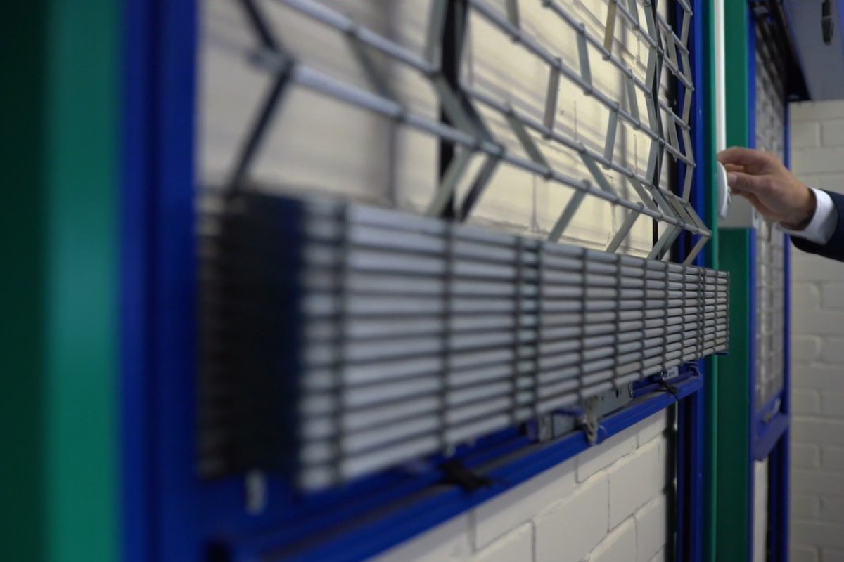 SECOM | Shutters